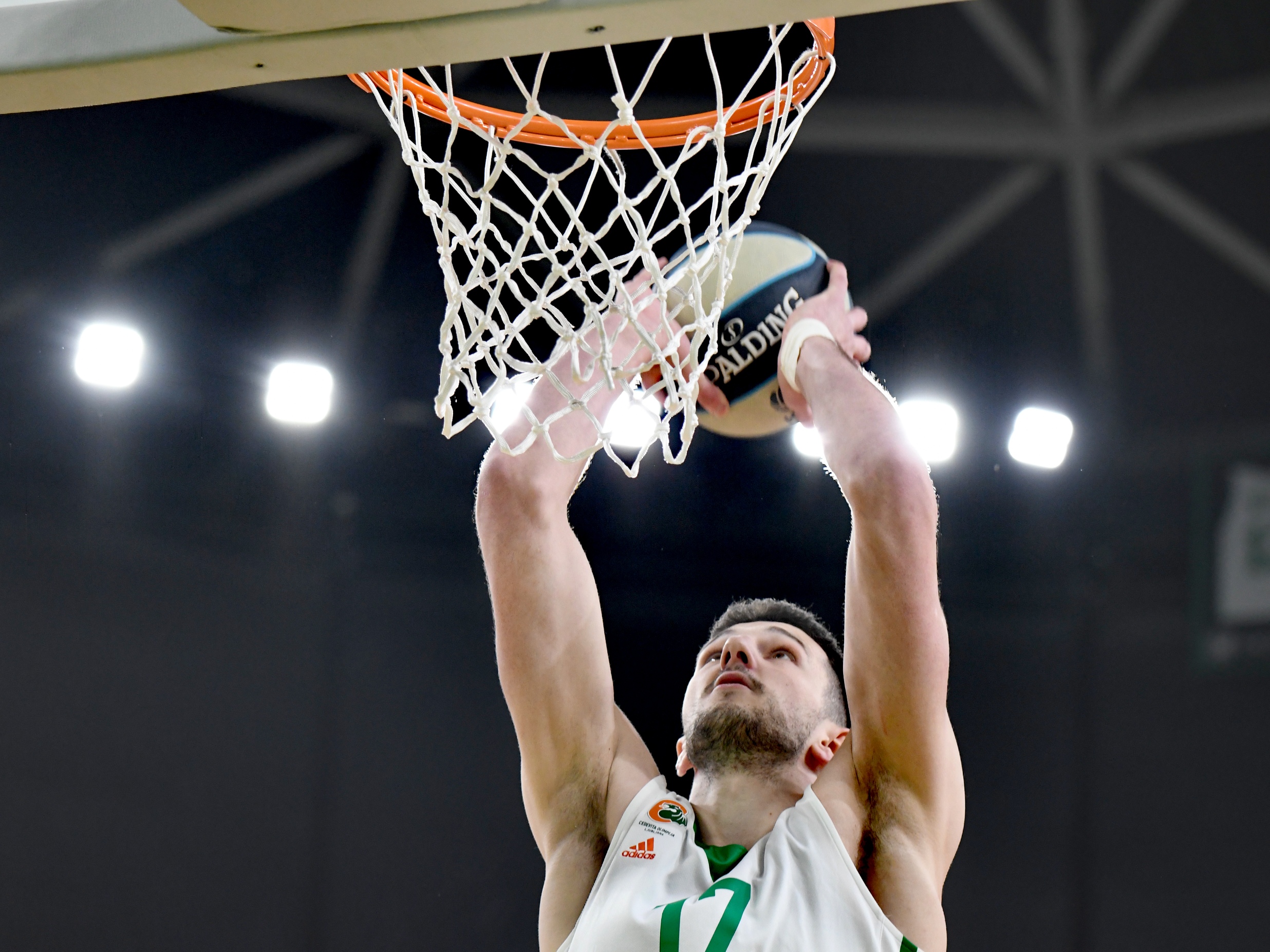 Cedevita Olimpija : ECE Triglav Kranj (2. tekma četrtfinala Pokala Spar ...